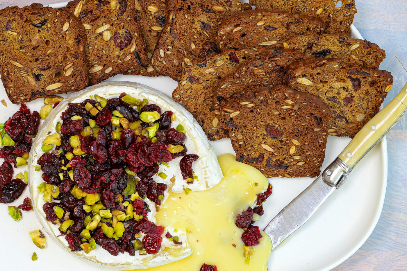 Guest Recipe: Kate's Cranberry Pumpkin Seed Crackers - Skinnymixers